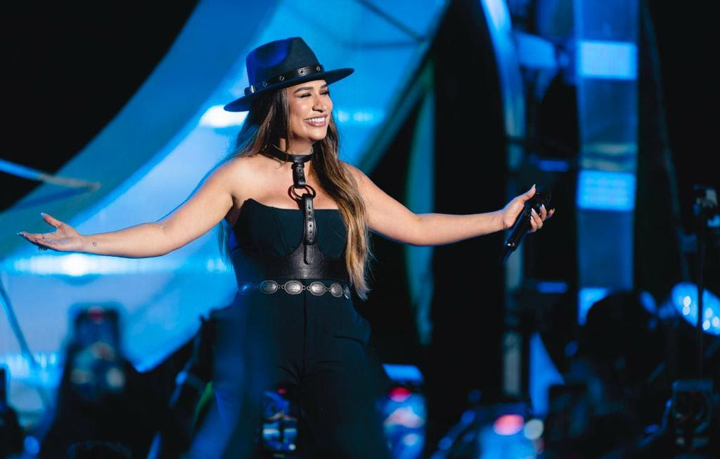 Simone Mendes comemora momento na carreira com grande show - JP Turismo