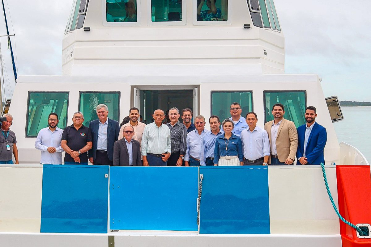 Catamarã Ferry com tecnologia avançada e sustentável é lançado por ...